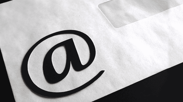 ¿Cómo se pone el símbolo Arroba (@) en una computadora?